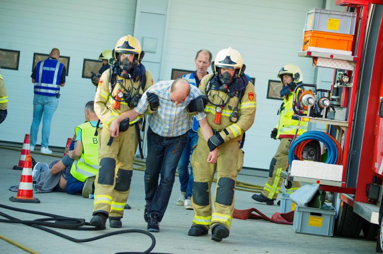 Brandweeroefening bij Bronkhorst High-Tech BV