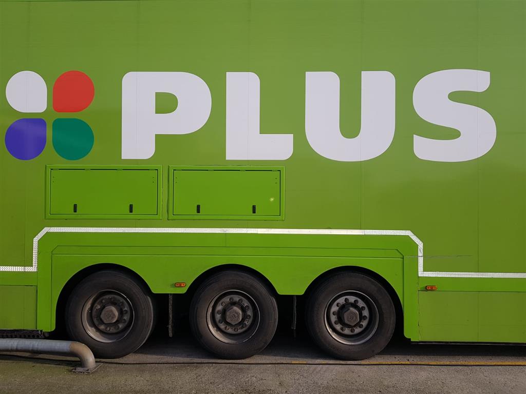 PLUS moet supermarkten in regio afstoten