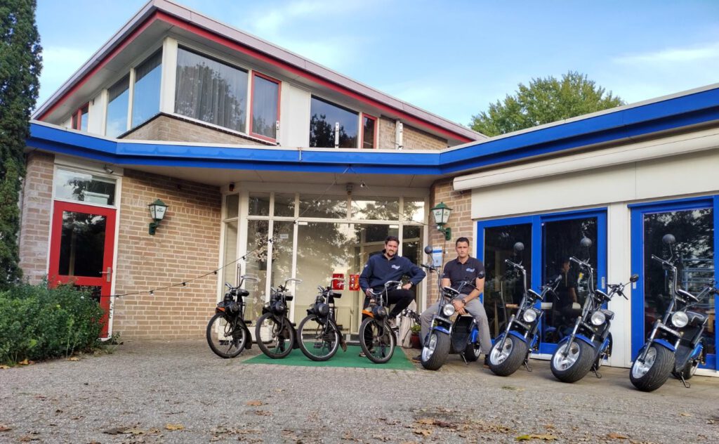 Frank en Roel Jonk trekken met hun bedrijf 'Unieke Uitjes' in ...