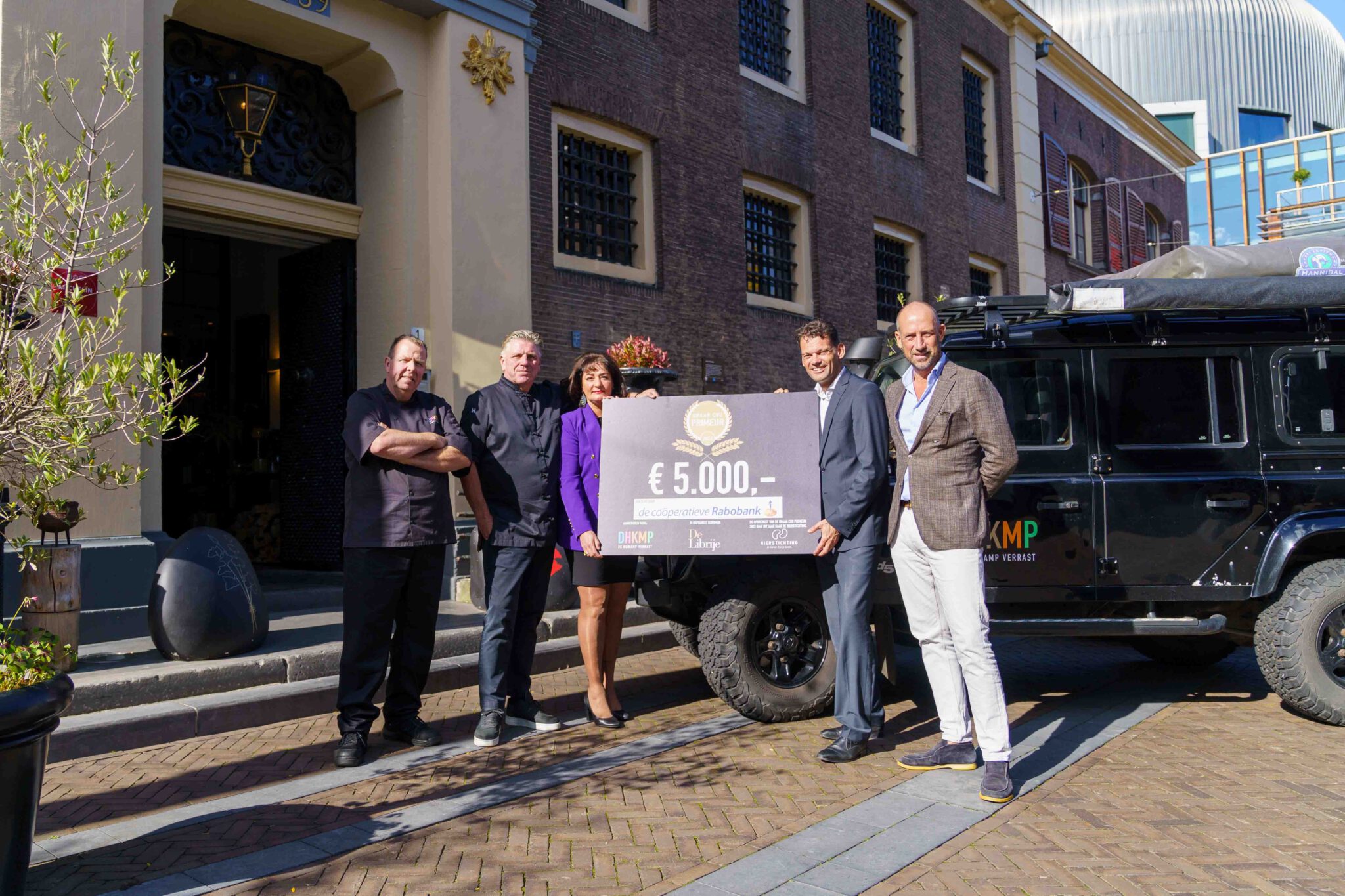 Graan Cru Primeur 2022 uit Ruurlo aangeboden aan Jonnie en Thérèse Boer