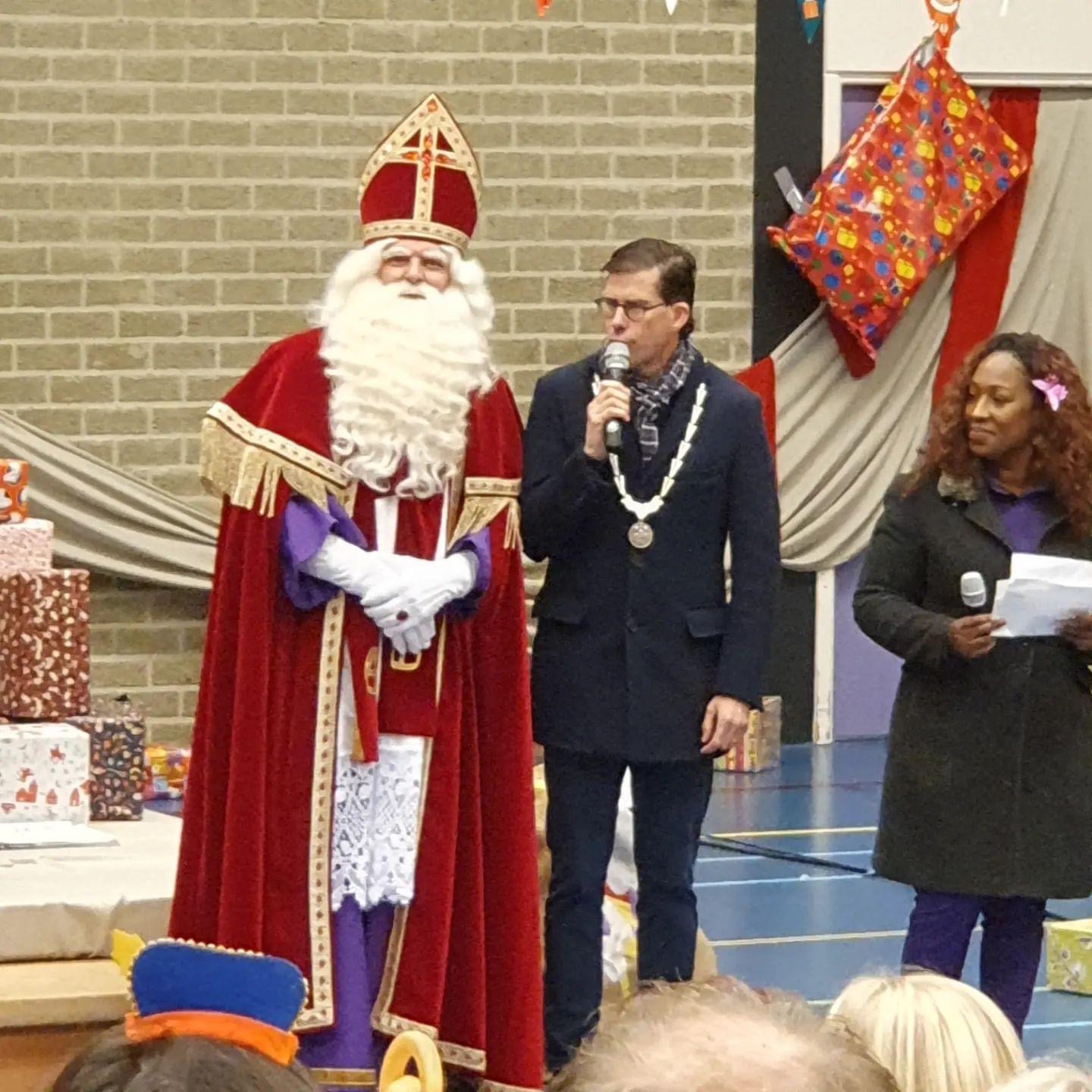 Massale opkomst Sinterklaas intocht Neede