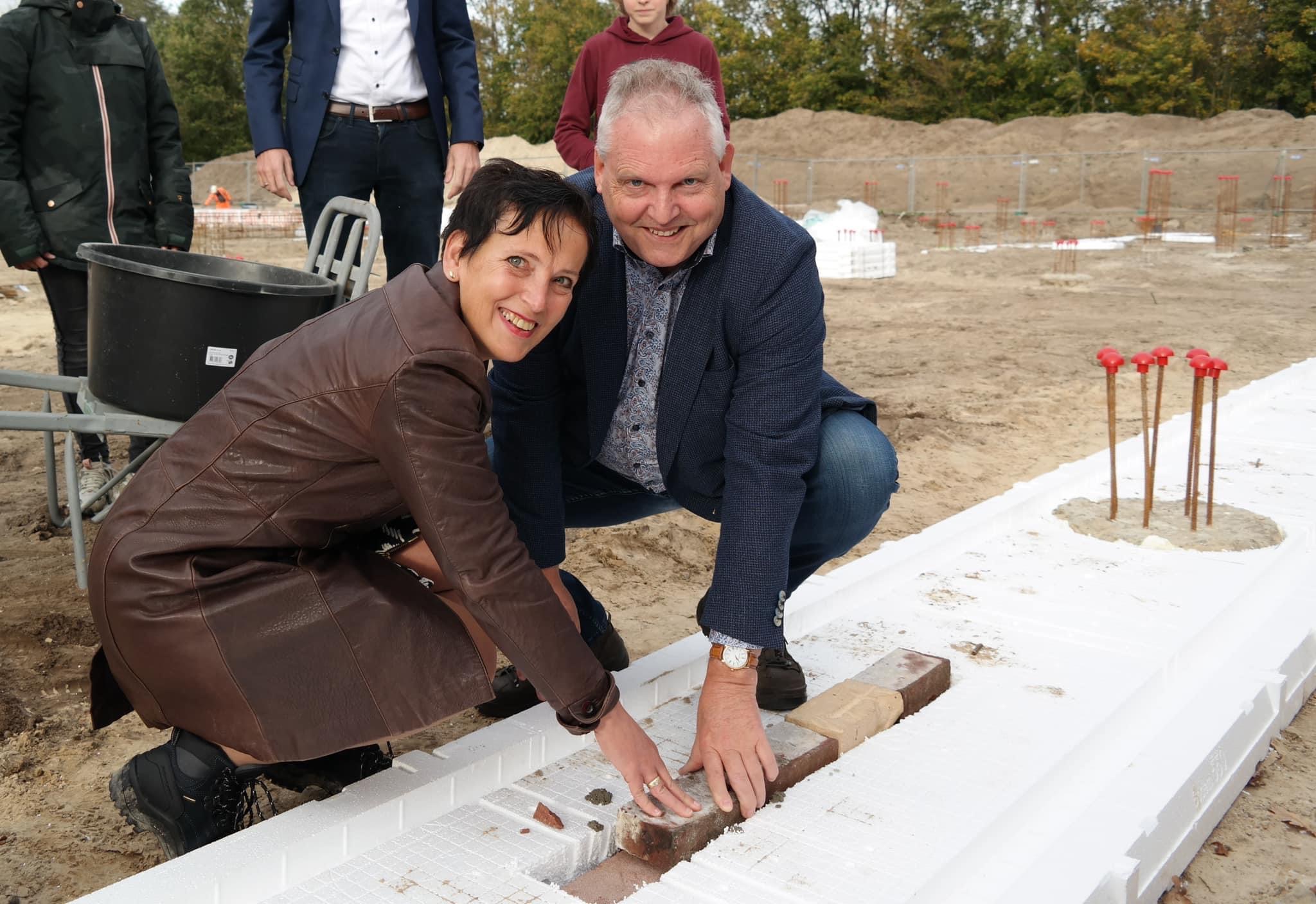 Wethouder start bouw nieuwe school Staring College in Borculo