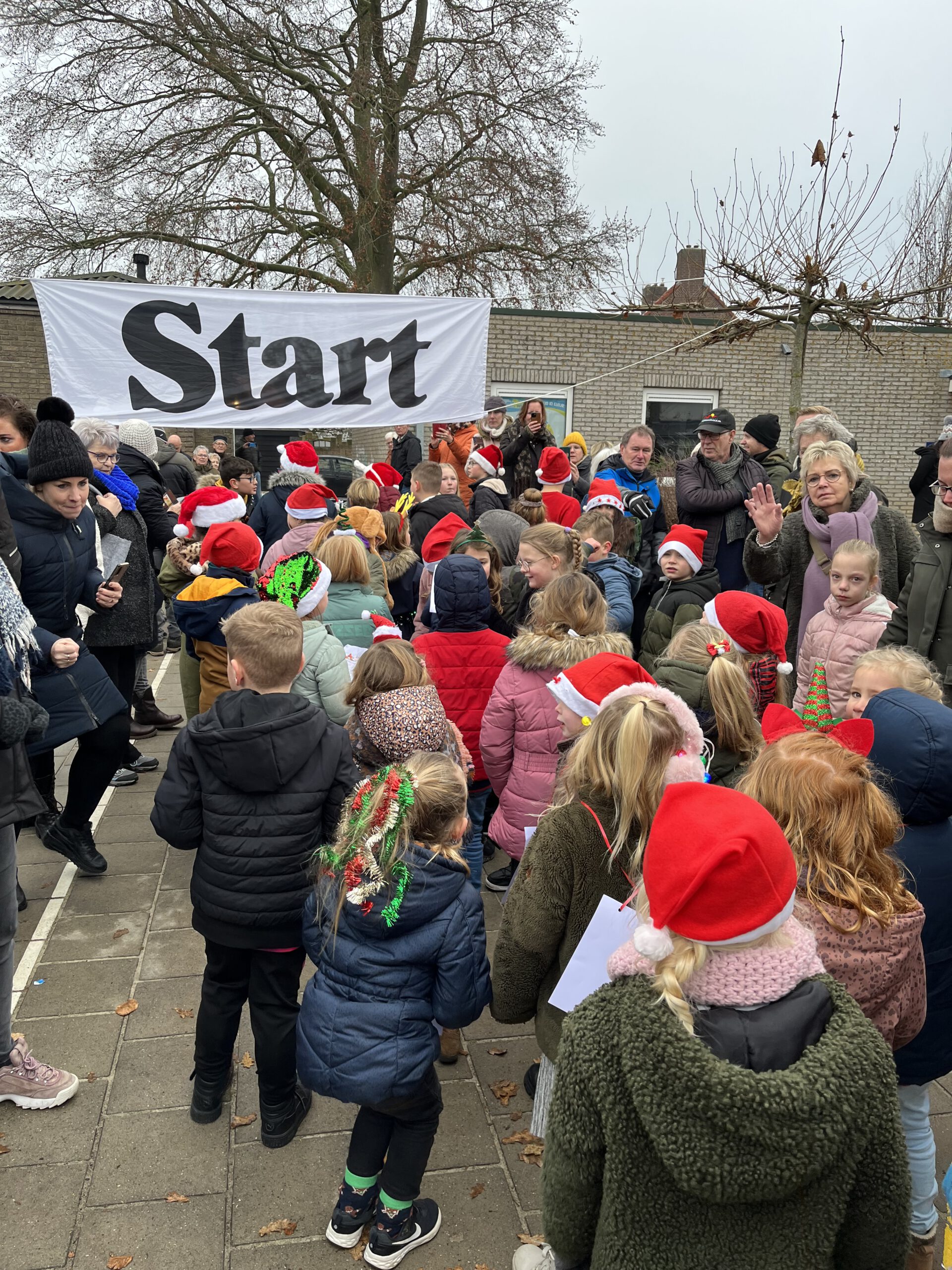 Sponsorloop en kerstmarkt op de Dr. Ariëns Daltonschool