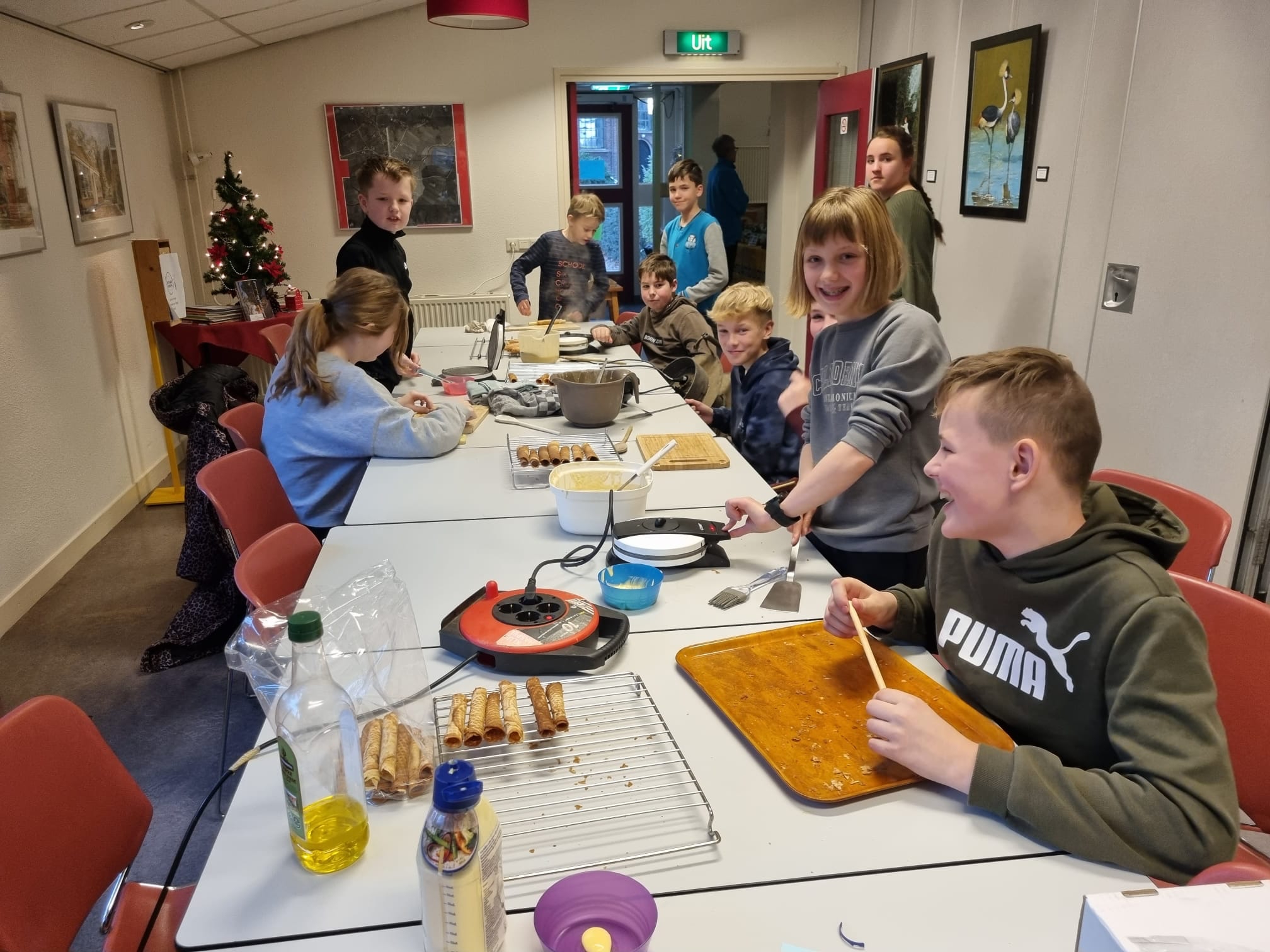 Jeugdclub Rekken bakt ruim 1.500 euro bij elkaar voor Wensambulance ...