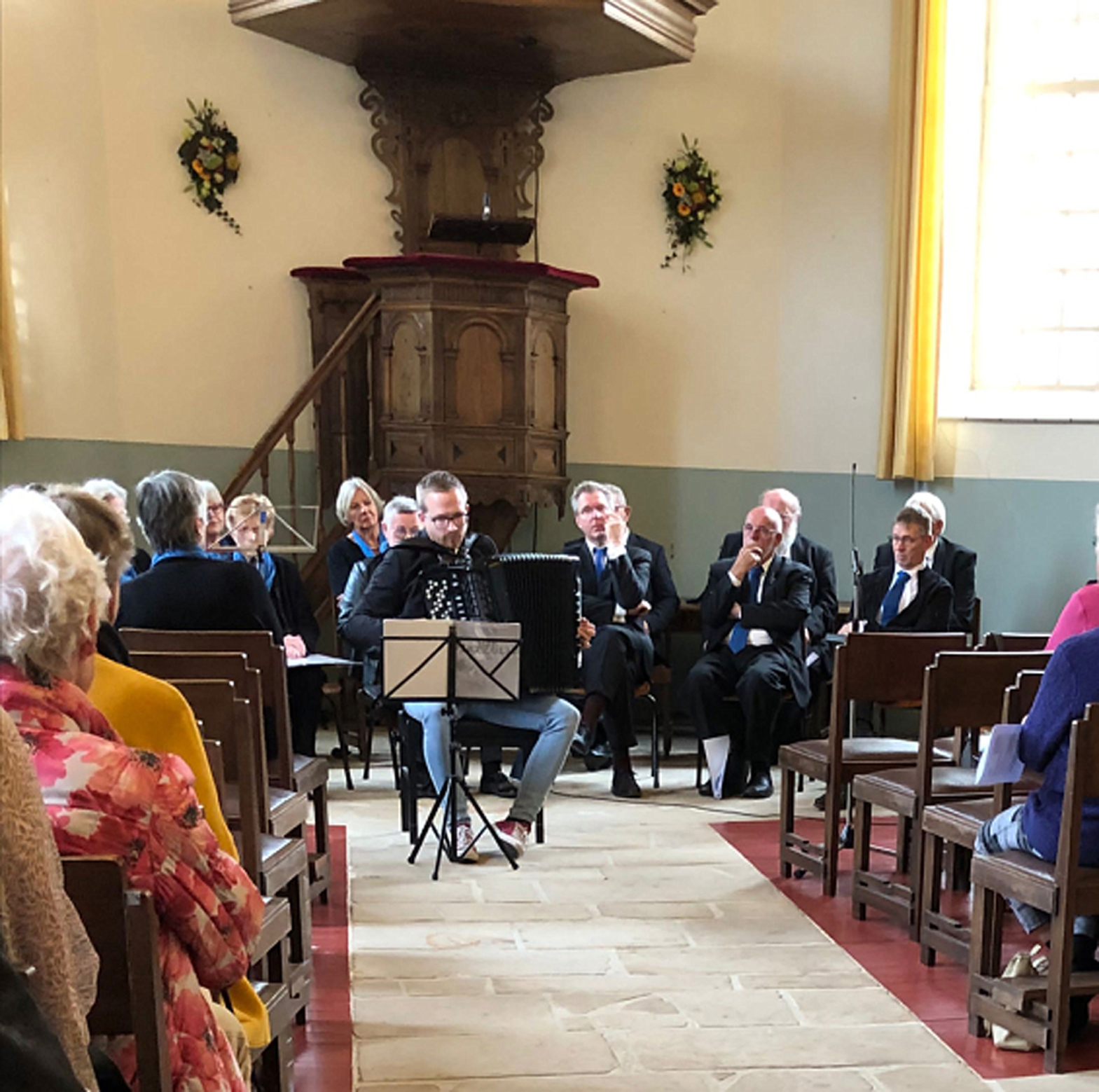 Comt nu met Sangh groeit iets en geeft 2 april concert