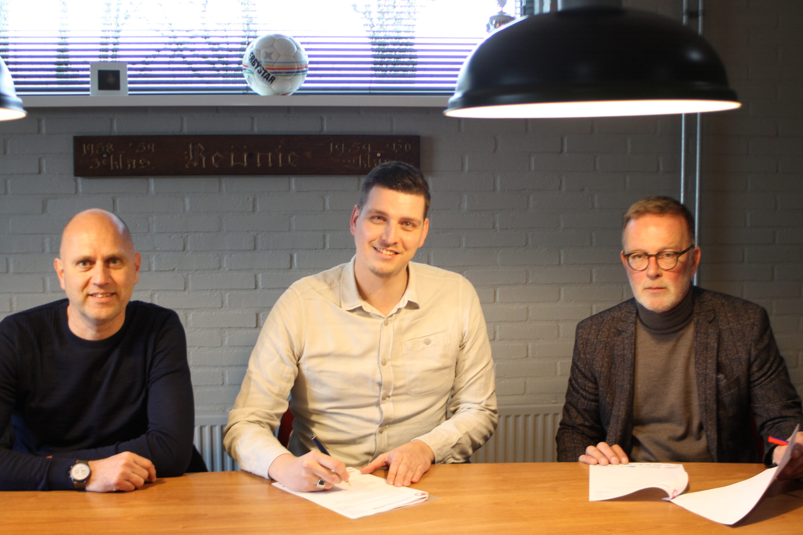 Mark Reinders nu ook officieel de nieuwe hoofdtrainer van v.v. Reünie