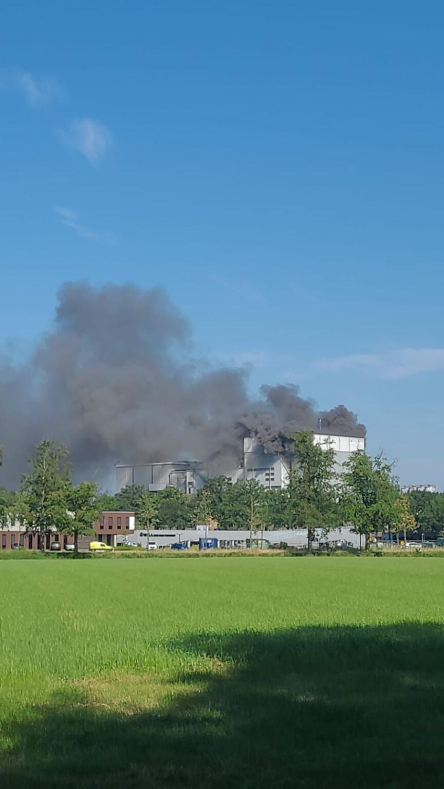 Zeer grote brand bij FrieslandCampina in Lochem