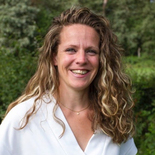 Vijf jaar 8RHK, tien ambassadeurs vertellen. Als eerste: Anne Groot ...