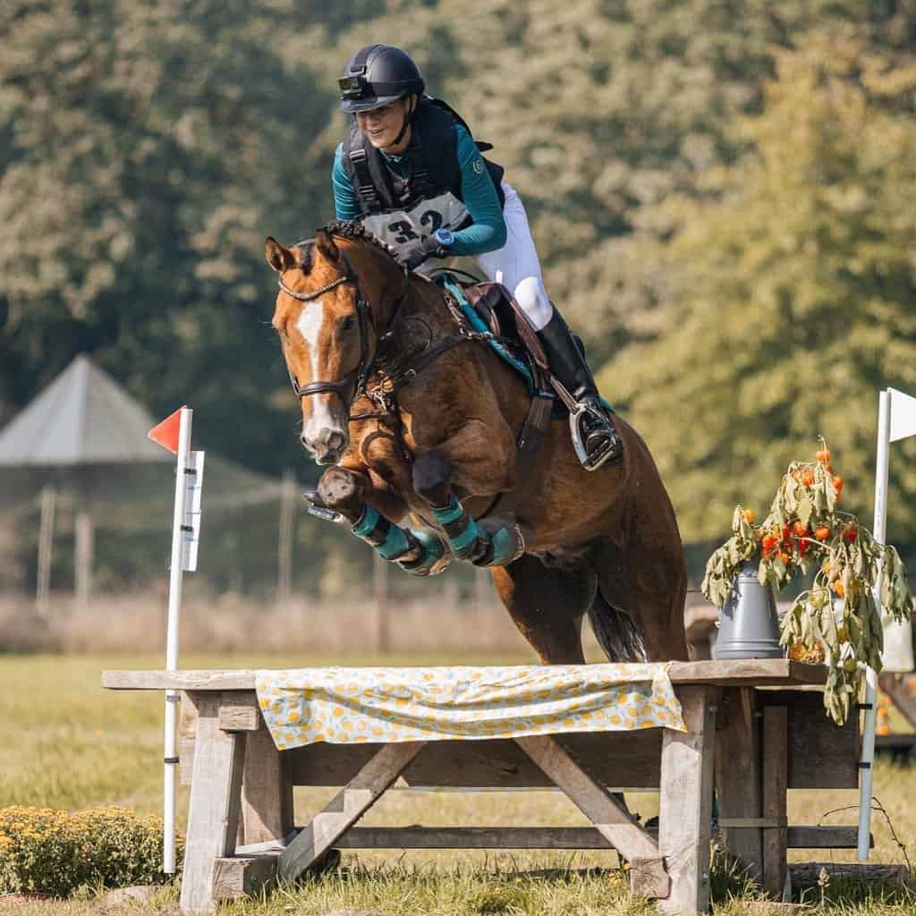 Amy Laponder en Britt Riethorst beste Pasruiters op de Bollert Brons