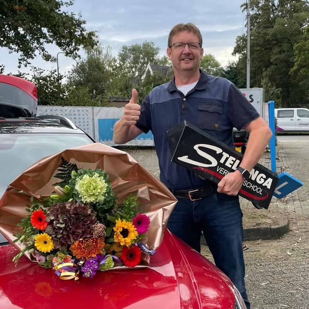 Gerco Stellinga stopt na 32 jaar als rij-instructeur