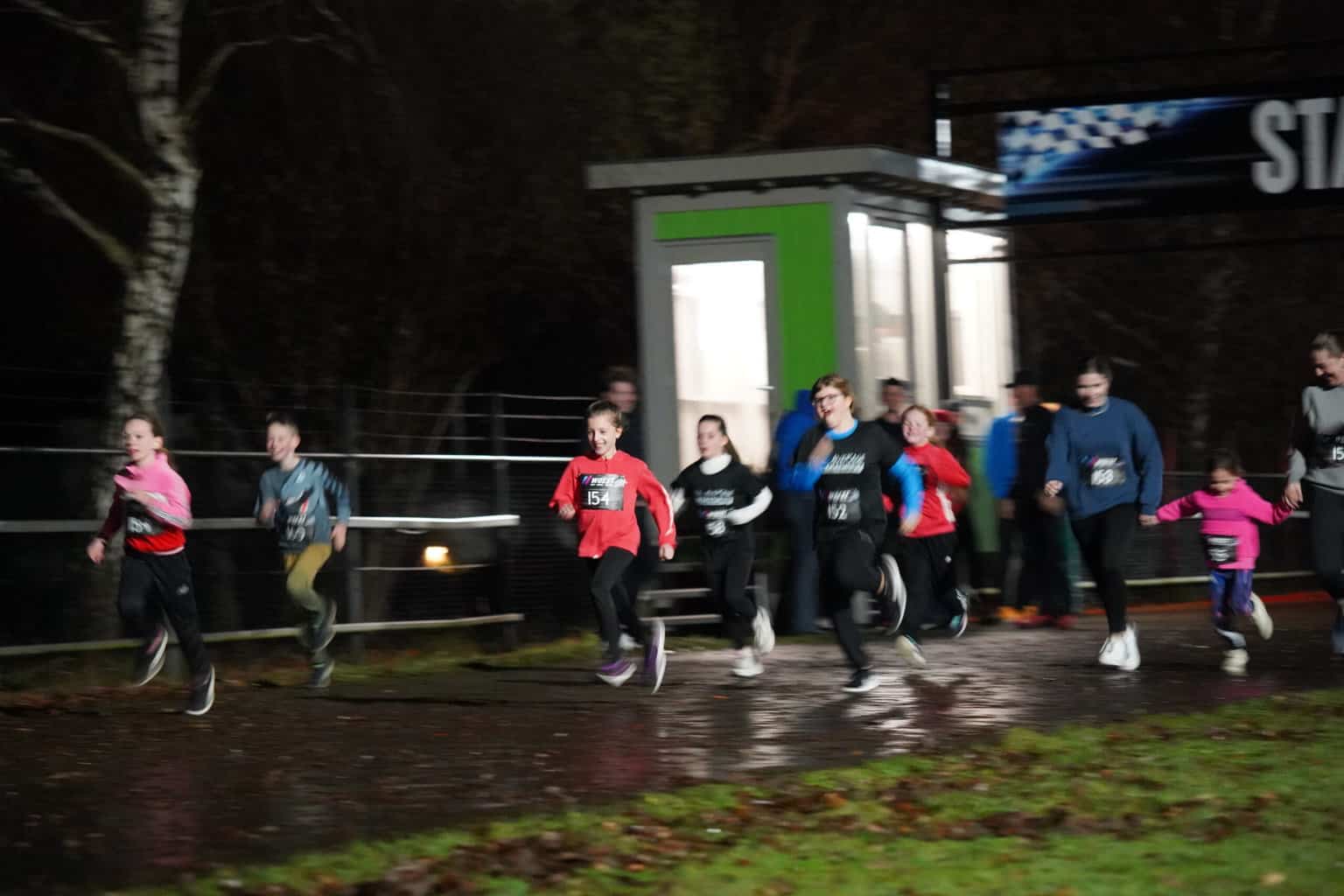 Woest Oliebollenloop op wielerparcours Stofwolk Eibergen