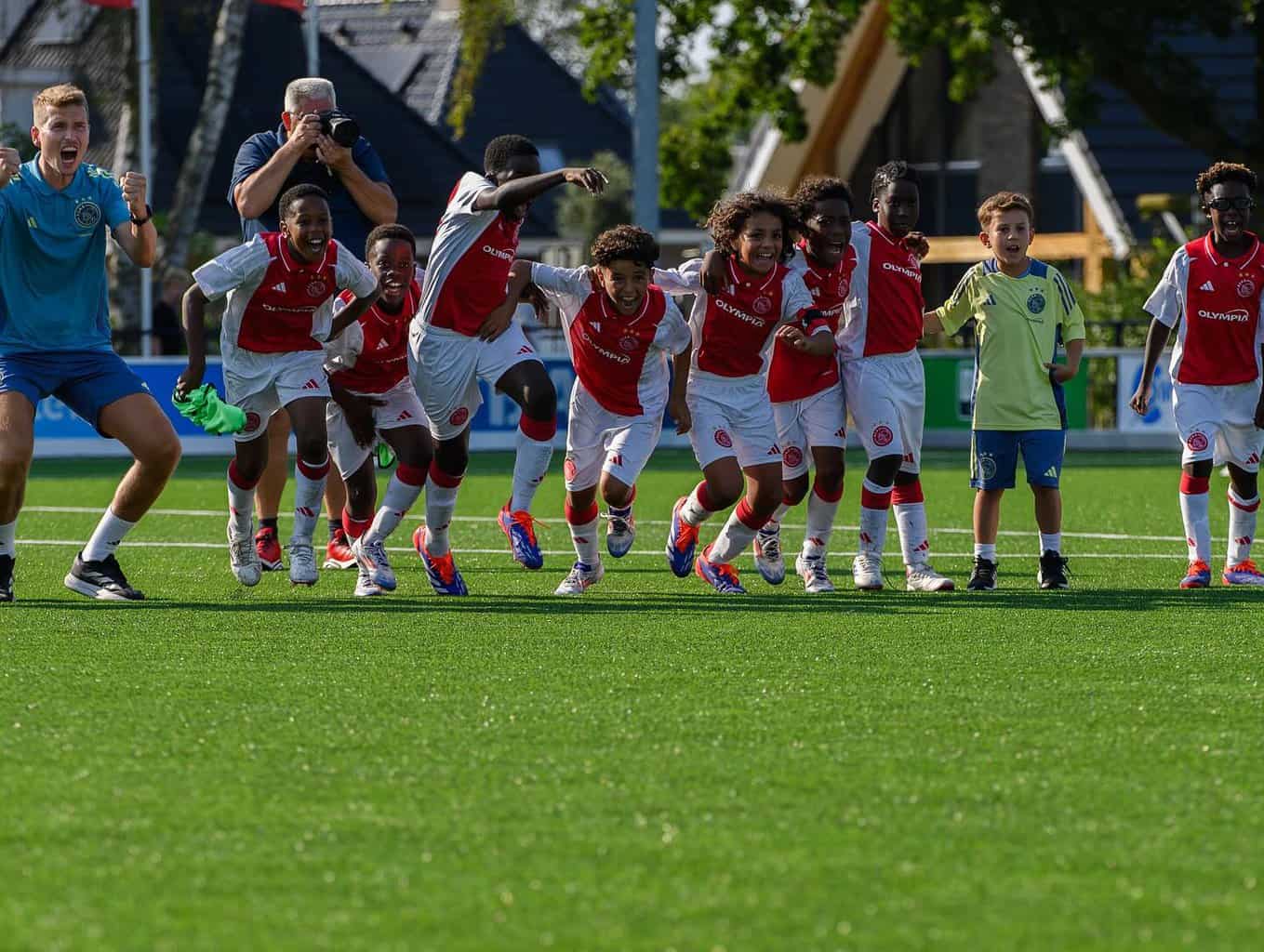 AFC Ajax O12 winnaar JO12 toernooi Sportclub Neede