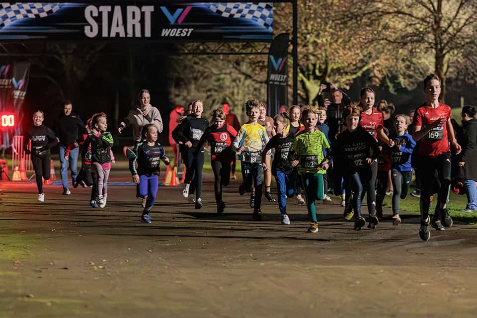 Woest Oliebollenloop op wielerparcours Stofwolk in Eibergen