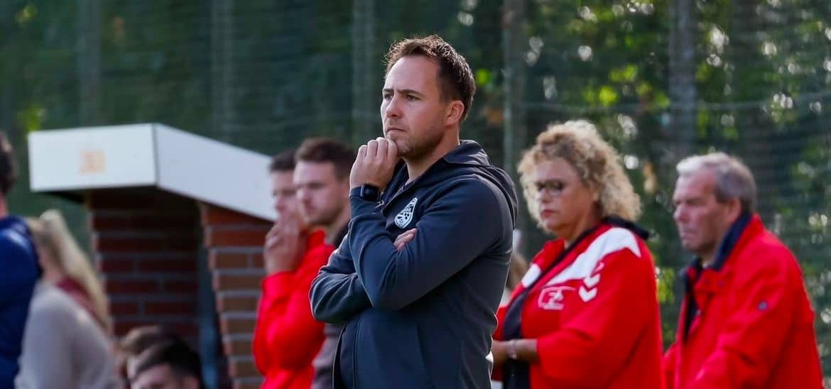 Kevin Vos ook komend seizoen trainer van Sportclub Neede