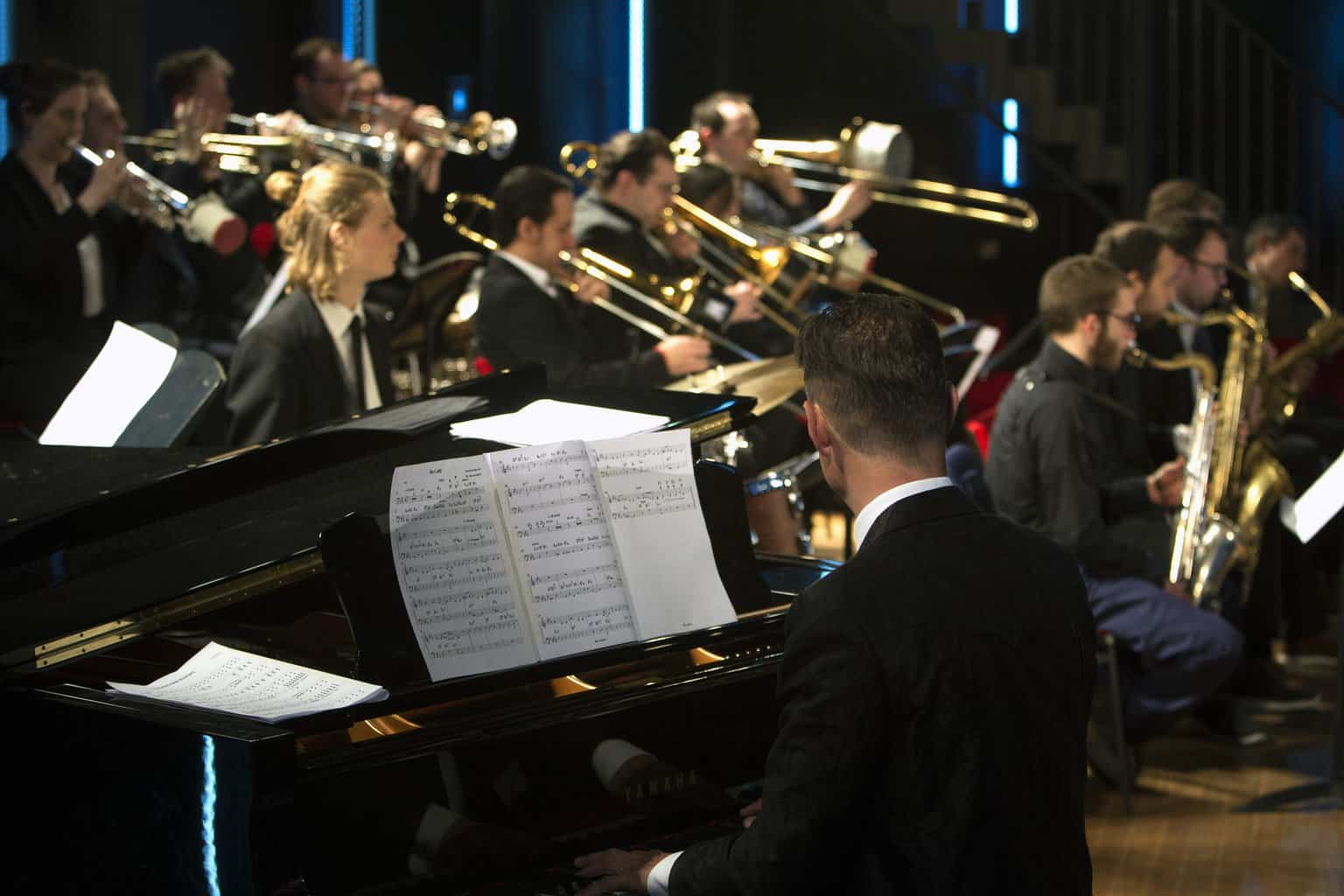 Peter Beets met zijn nieuwe jazz orkest in Ruurlo