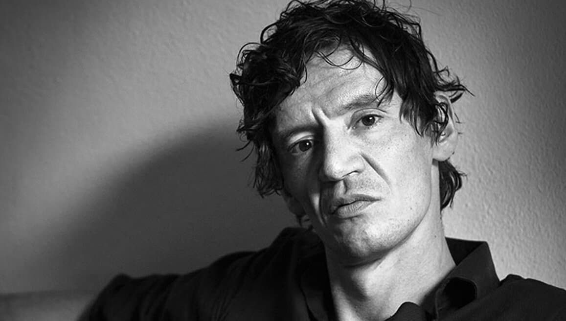Interview met auteur Peter Buwalda in Bieb Neede